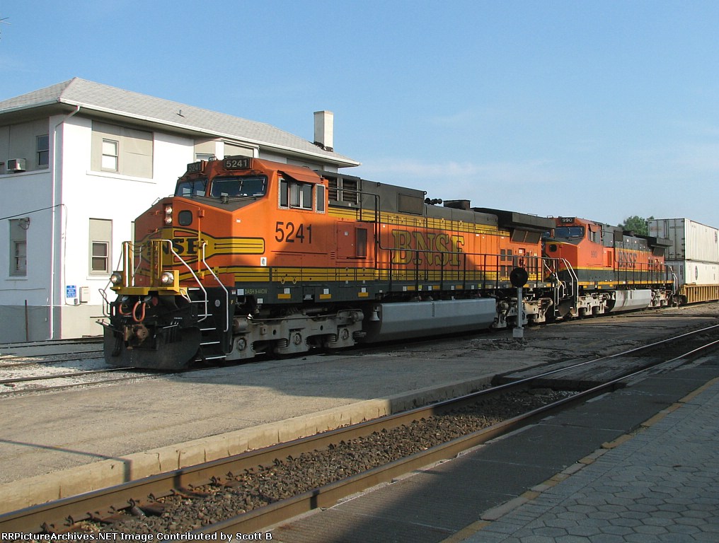 BNSF 5241